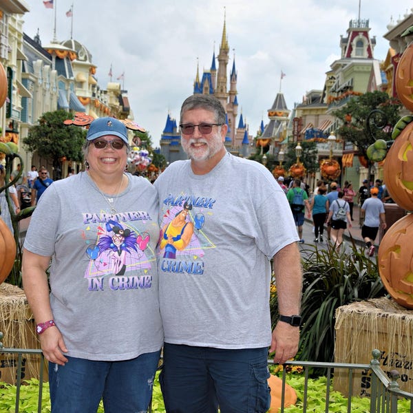 Retro 90s Disney Villains Bad Girls Wear Mickey Ears Balloon Vacay Mode ...