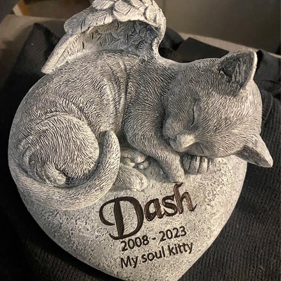 Cat Memorial Garden Stones Grave Markers With a Cat Sleeps on the Heart ...