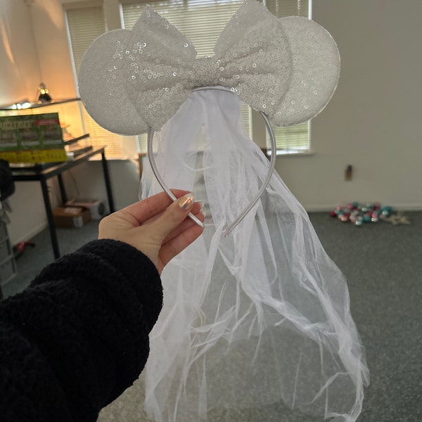 Minnie Mouse Ear Bridal Veil | Disneyland Disney World Epcot ...