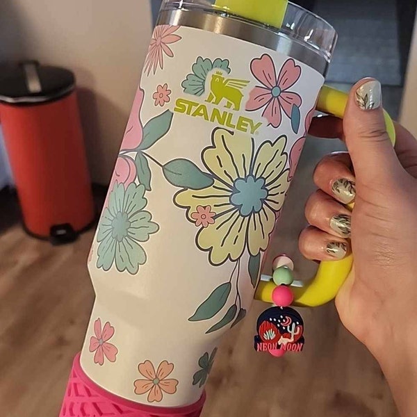 New Stanley 40oz Quencher H2.0 Flint With Hand Painted Pink Daisies - Etsy