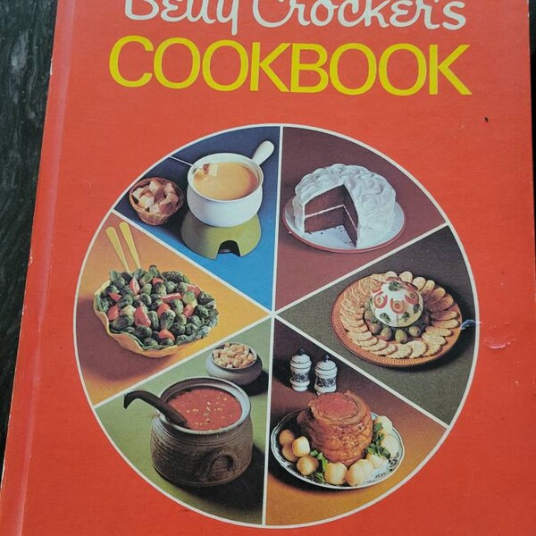 1942 WARTIME the Victory Binding of the American Woman's Cook Book ...