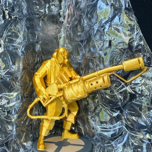 Team Fortress 2 Pyro Figurine | 3D Printed Low Poly TF2 Pyro Desktop Model | Choose Any Color ...