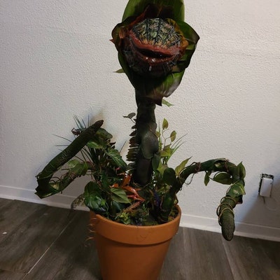 Over 2 1/2 Foot Extra Large Audrey 2 Replica Movie Prop Little Shop of ...