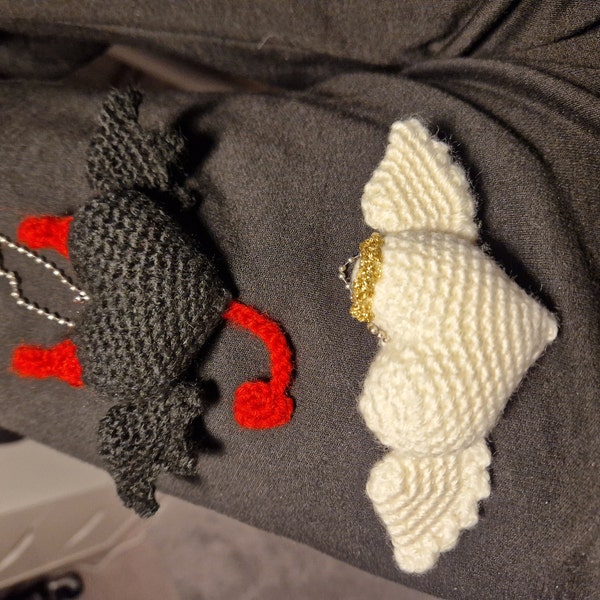 Keychains Devil&angel With Wings Crochet Heart Keychain Pattern ...