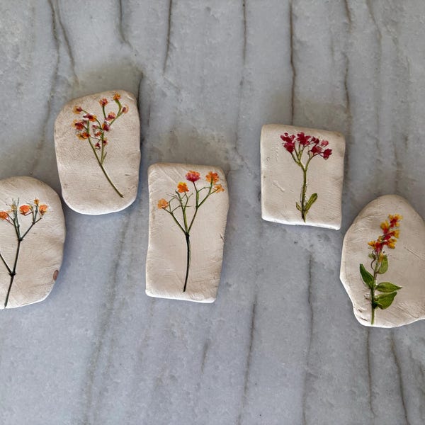 Personalized Placeholder With Ceramic Flowers for Weddings, Events and ...