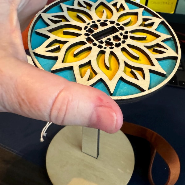 Customizable Sunflower Wrist Yarn Holder Carousel Crochet Knitting Yarn ...