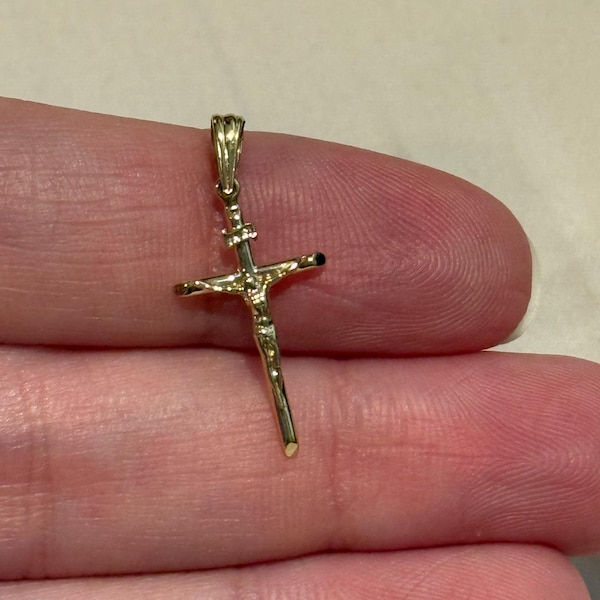 14K Solid Gold Small Cross Necklace, Dainty Cross Pendant, CZ Diamond ...