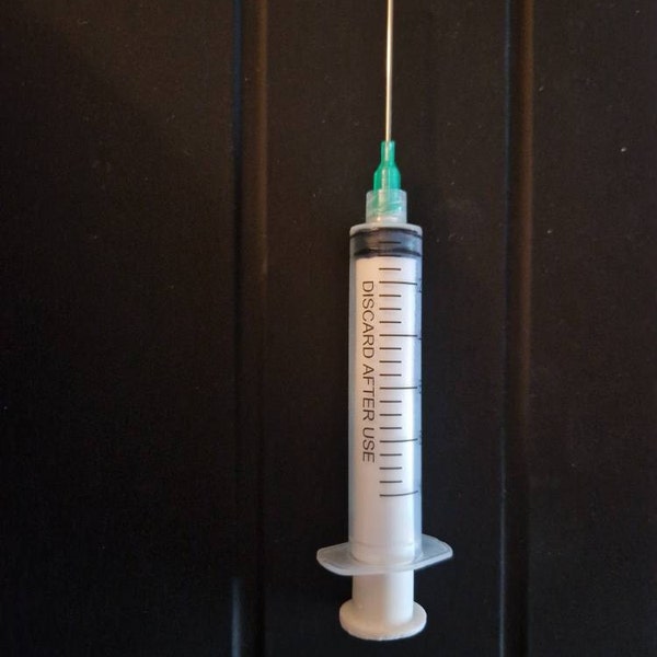 Retractable Stunt Syringe - Realistic Film Prop for Medical Scenes ...