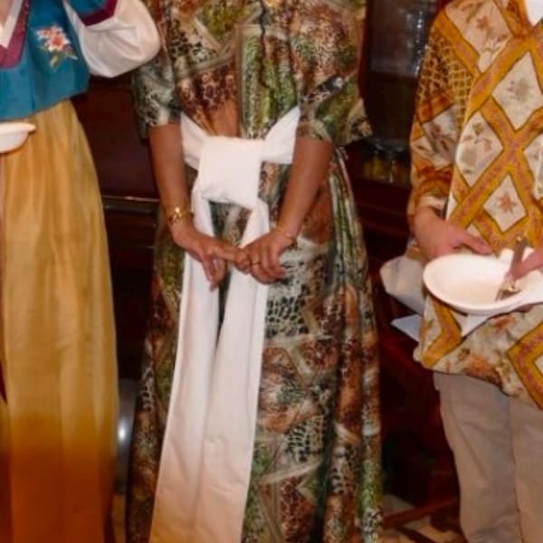 Kanzu Uganda's Traditional Wear for Young People in White - Etsy