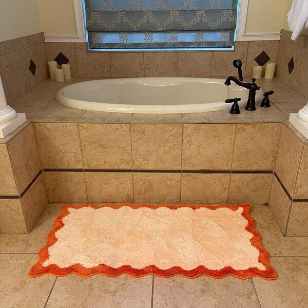 Nereida Bath Mat – Scalloped Design Microfiber Absorbent Non Slip Rug ...