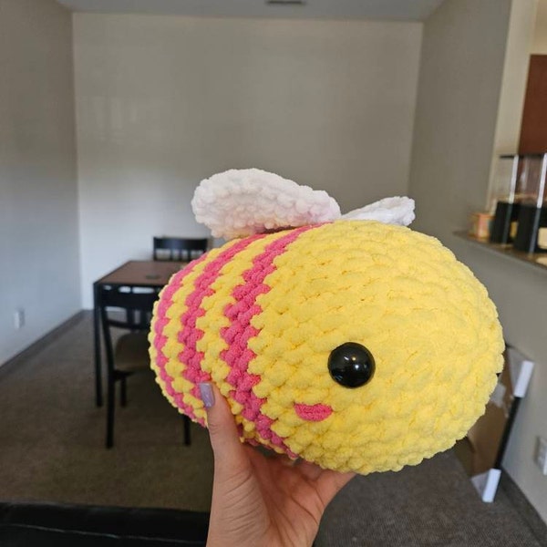 Bee Pillow, Mini Bee, & Smol Bee Crochet Pattern - Etsy