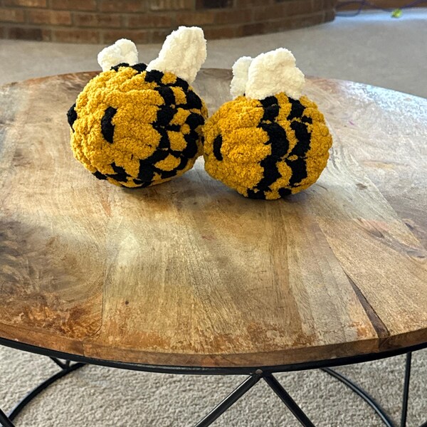Hand Knit MINI Bee Pattern, BEGINNER Video Tutorial, Learn How to ...