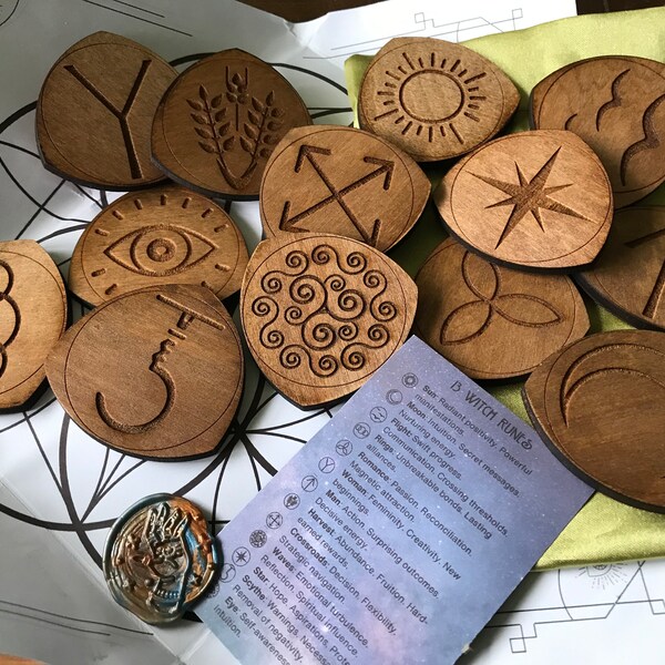 Serpents Spirit Board & Planchette | Glow in the Dark | Engraved Wood ...