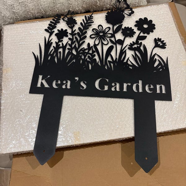 Custom Garden Sign With Stake, Flower Design Personalized Garden Sign ...