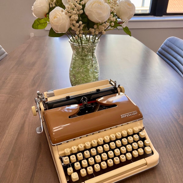 Beautiful Rare GREEN 1955 Alpina SK24 Typewriter - Working - Design ...