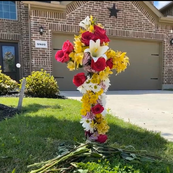 24” Cross Metal Wreath Form DIY Deco Mesh Burlap Frame - Etsy