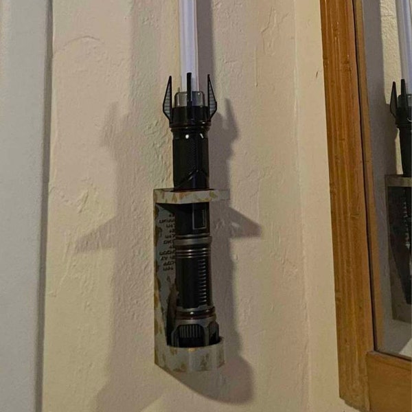 Savi's Workshop Customizable Lightsaber Vertical Wall Mount | Pick a ...