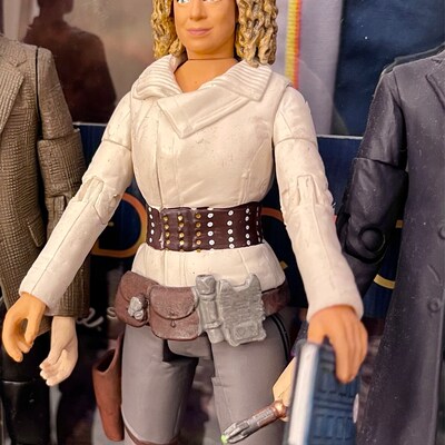 TOBIN SPIRIT GUIDE 1:12 Scale Miniature Dollhouse Readable Illustrated ...