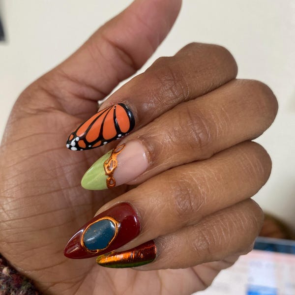 Monarch in Bloom Press on Nails | Autumn-inspired Fake Nails ...