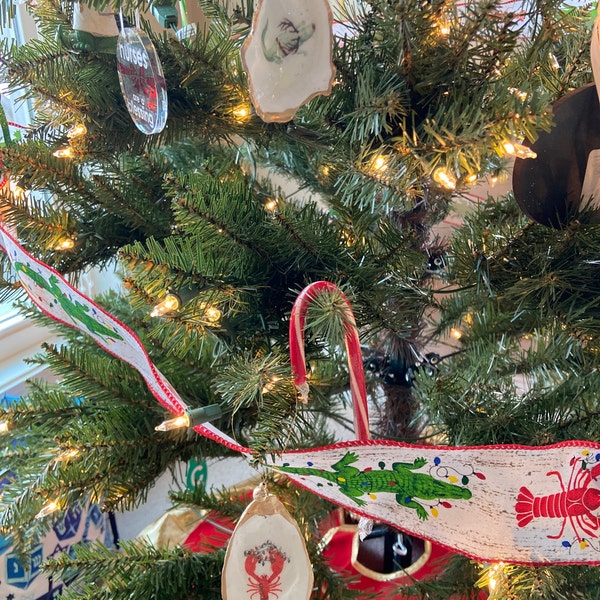 Cajun Christmas Crawfish Oyster Shell Ornament. Crawfish Alligator ...