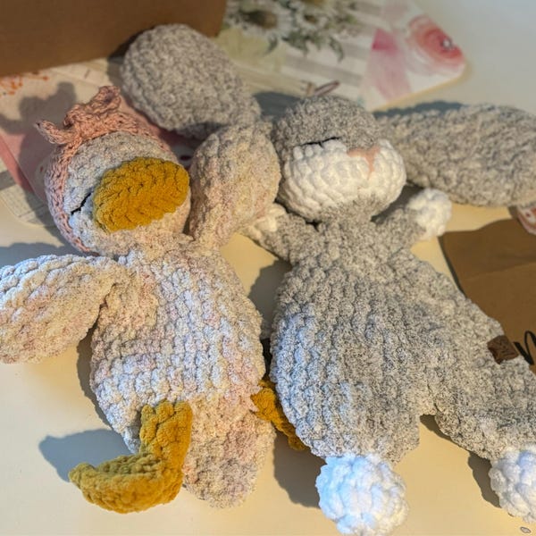 Duck Plushie | Stuffed Animal | Cozy Plushie | Della Duck | Crochet ...