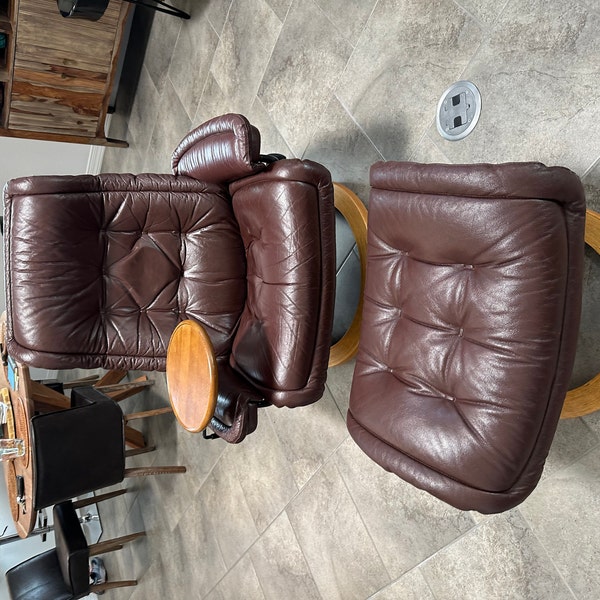 Ekornes Stressless Sand Leather Swivel Recliner Chair Ottoman Medium ...