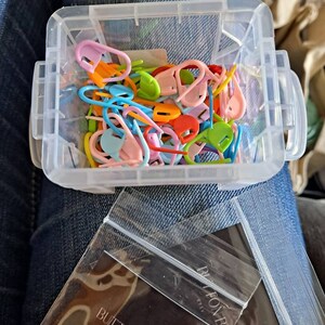 Crochet Markers Plastic Safety Pin – 20 Pin Pack – Multicolor