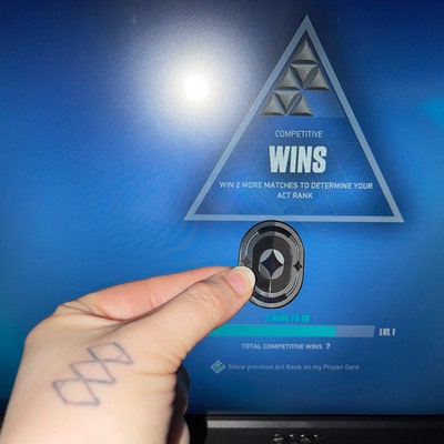 Platinum Enamel Pin Valorant - Etsy