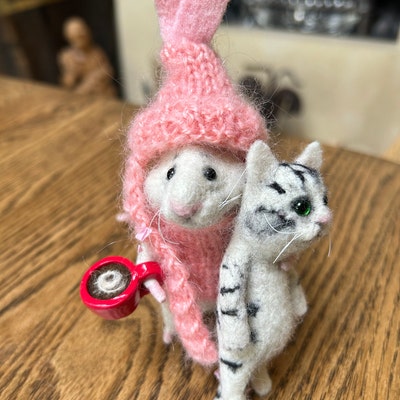 Sculpture Little Mouse Collectible Mouse Bunny Figurine White Mouse ...