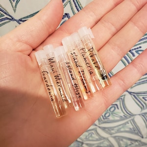 GARDENIA MINI PERFUME. Custom-blended Roll-on Perfume. Made in | Etsy