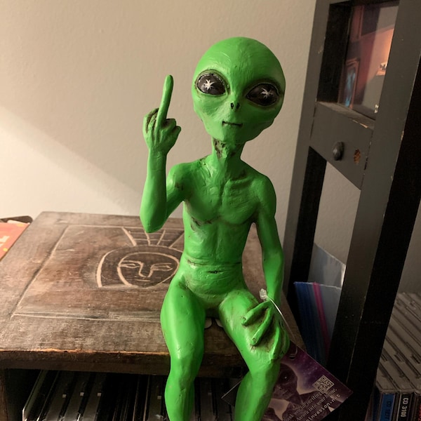Rude Alien Statue “flipping the Bird” 10″ H Shelf Sitter ...