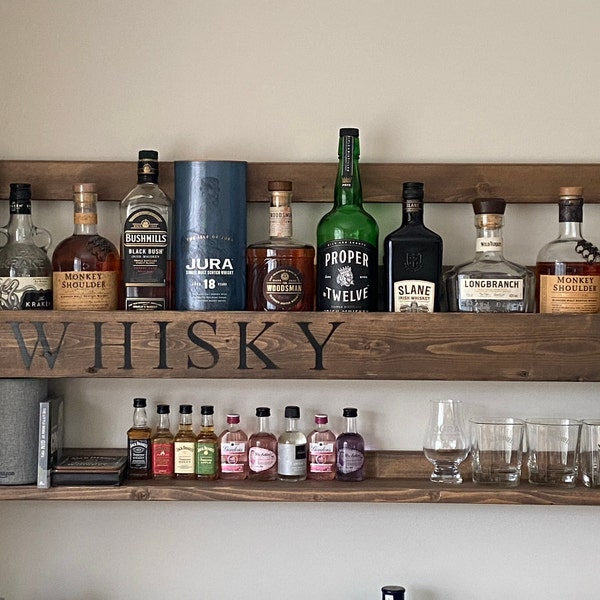 Whisky Regal aus Holz - mit Gläserhalter und WHISKY Schriftzug - Braun ...