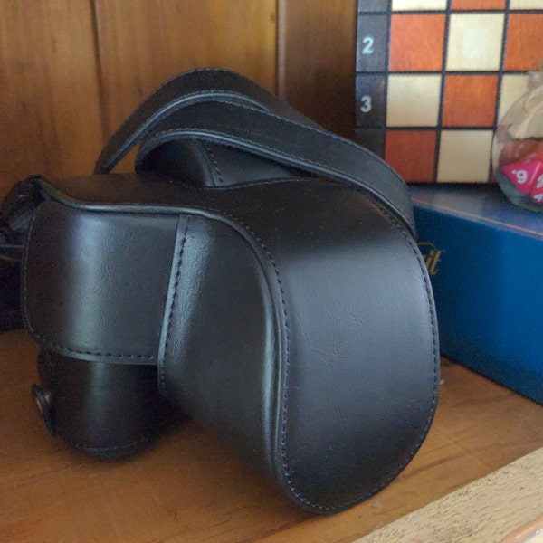 Canon EOS M50 II, EOS M50 (15-45mm) Leather Camera Case & Strap - Black ...