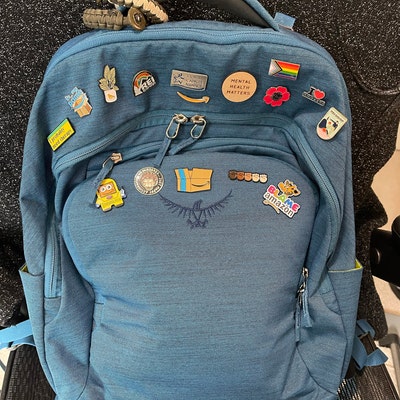 Mama Peccy Off-set Pin glitter - Etsy