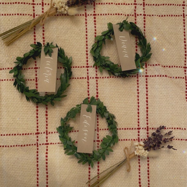 Boxwood Mini Wreath Place Card - Etsy