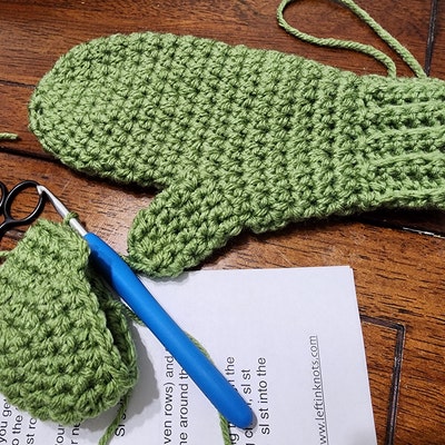 Iris Beanie Crochet Pattern PDF Modern Iris Stitch Lacy Hat - Etsy