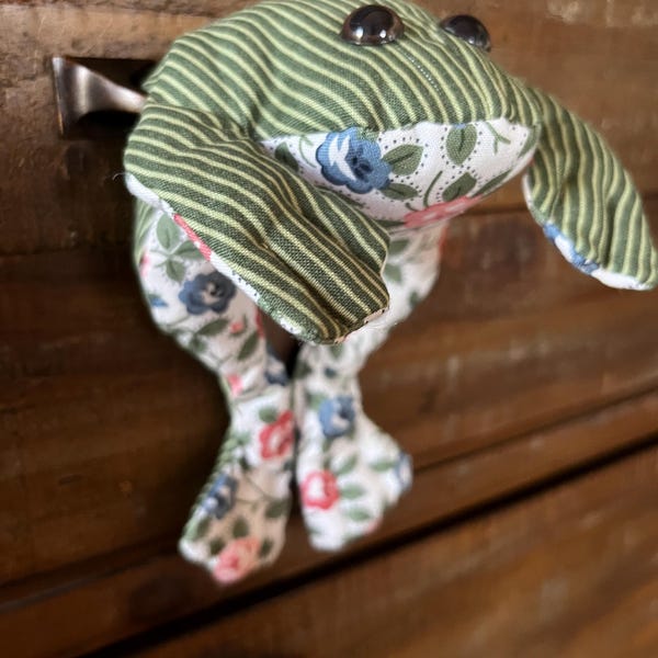 Beanbag Frog Sewing Pattern: Easy DIY Stuffed Animal (PDF Download) - 2 ...