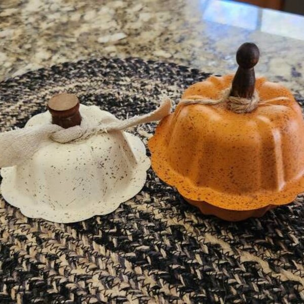 Repurposed Mini Bundt Pan Pumpkins // Fall Home Decor // Farmhouse ...