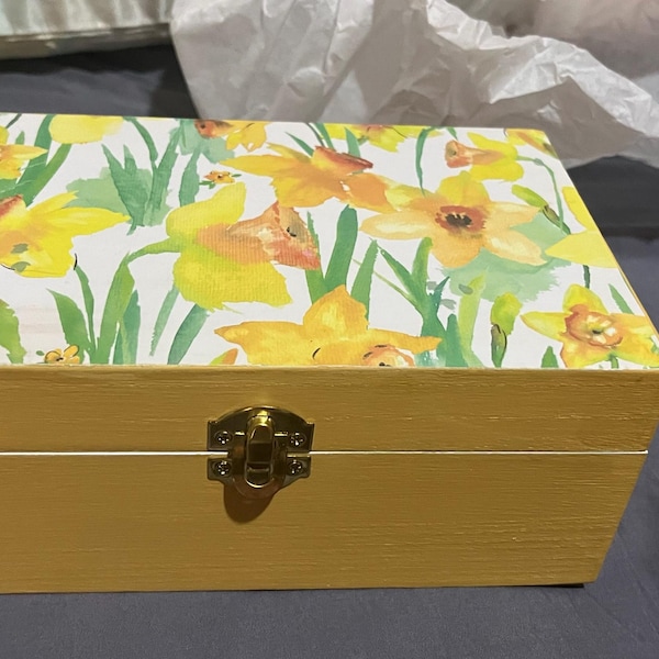 Small Square Decorative Paper Mache Box. This Box is Unique and We Used ...