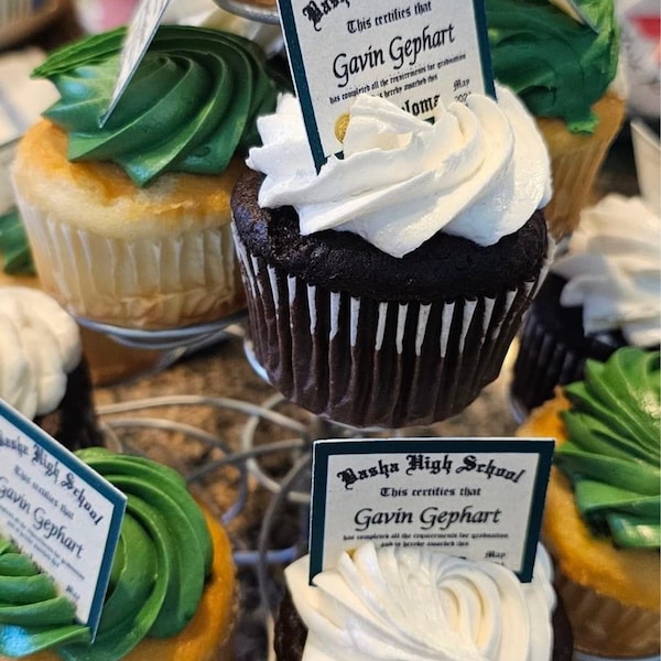 20 Edible Graduation Diplomas for Cupcakes or Rice Crispy Treats ...