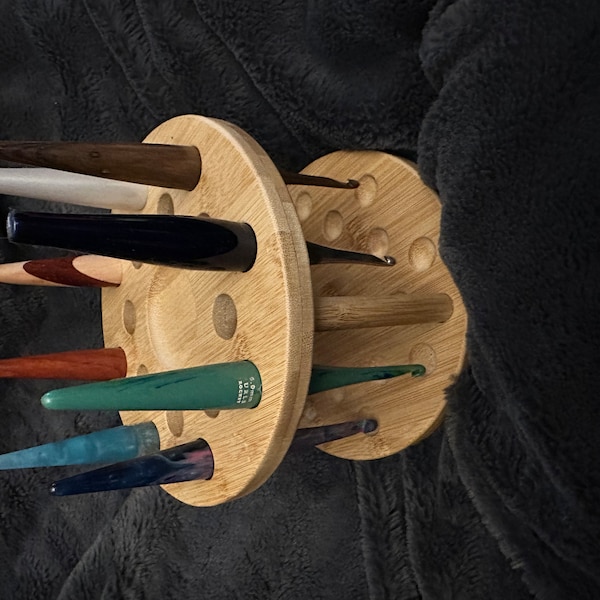 Spinning Crochet Hook Stand Crochet Hook Holder Holds FURLS Crochet ...