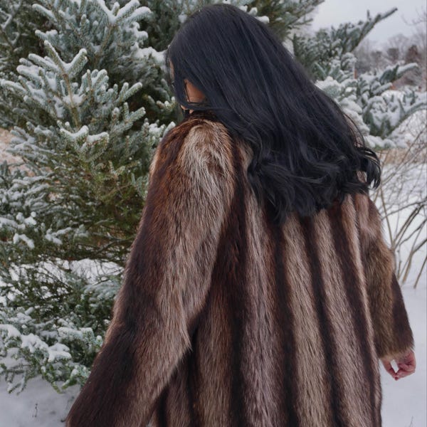 M (8) Real MINK Coat, Mahogany Female Ranch Mink Fur, Buttery Soft ...