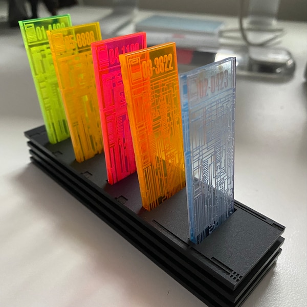 Holographic Memory Cube + Base - Etsy