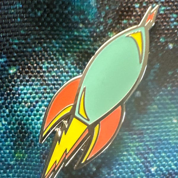 Flying Saucer Alien Motel Keychain - Etsy