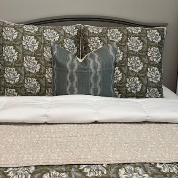 Kelly Wearstler Graffito Pillow Cover in Navy, Living Room Pillow ...