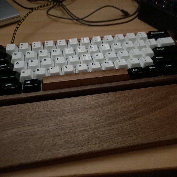 Black Walnut Wood Keyboard Case: Custom Wooden GH60 Wooting 60HE/HE+ ...