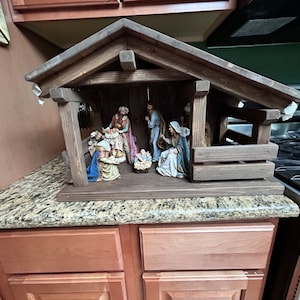 Ready to Ship,large Traditional Log Nativity Stable, 18 1/2x 15x 13 1/4 ...