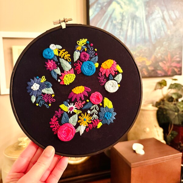 PDF Pattern - Furry Friend Florals, Floral Paw Print Embroidery Pattern ...