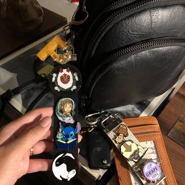 Narrow Pin Display Keychain / Natural Keychain Pin Keeper / Pin Holder ...