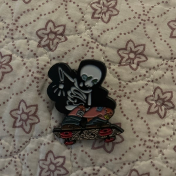 Skeleton Ghost Skater Enamel Pin 2in - Etsy